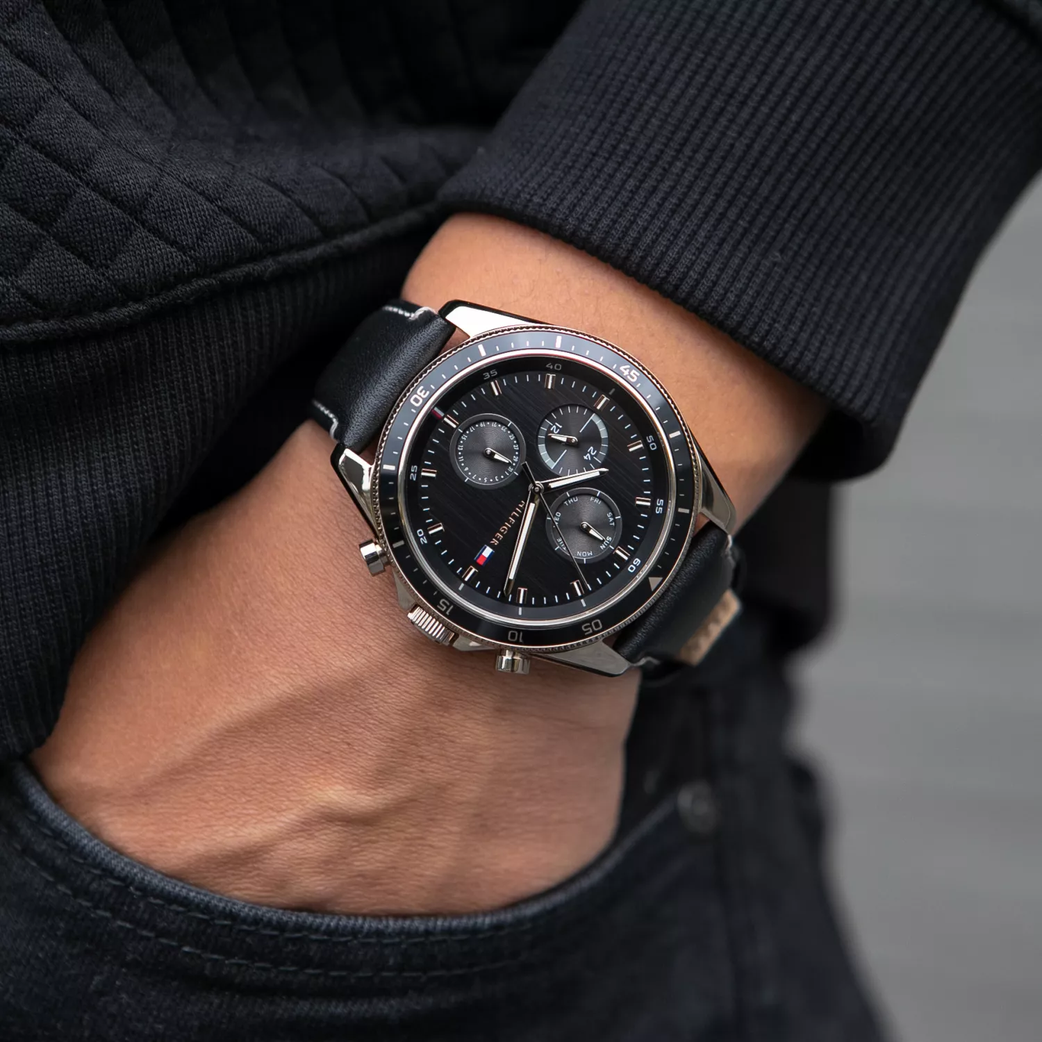 Alarm spülen Warenzeichen tommy hilfiger schwarz uhr Stewardess Art ...