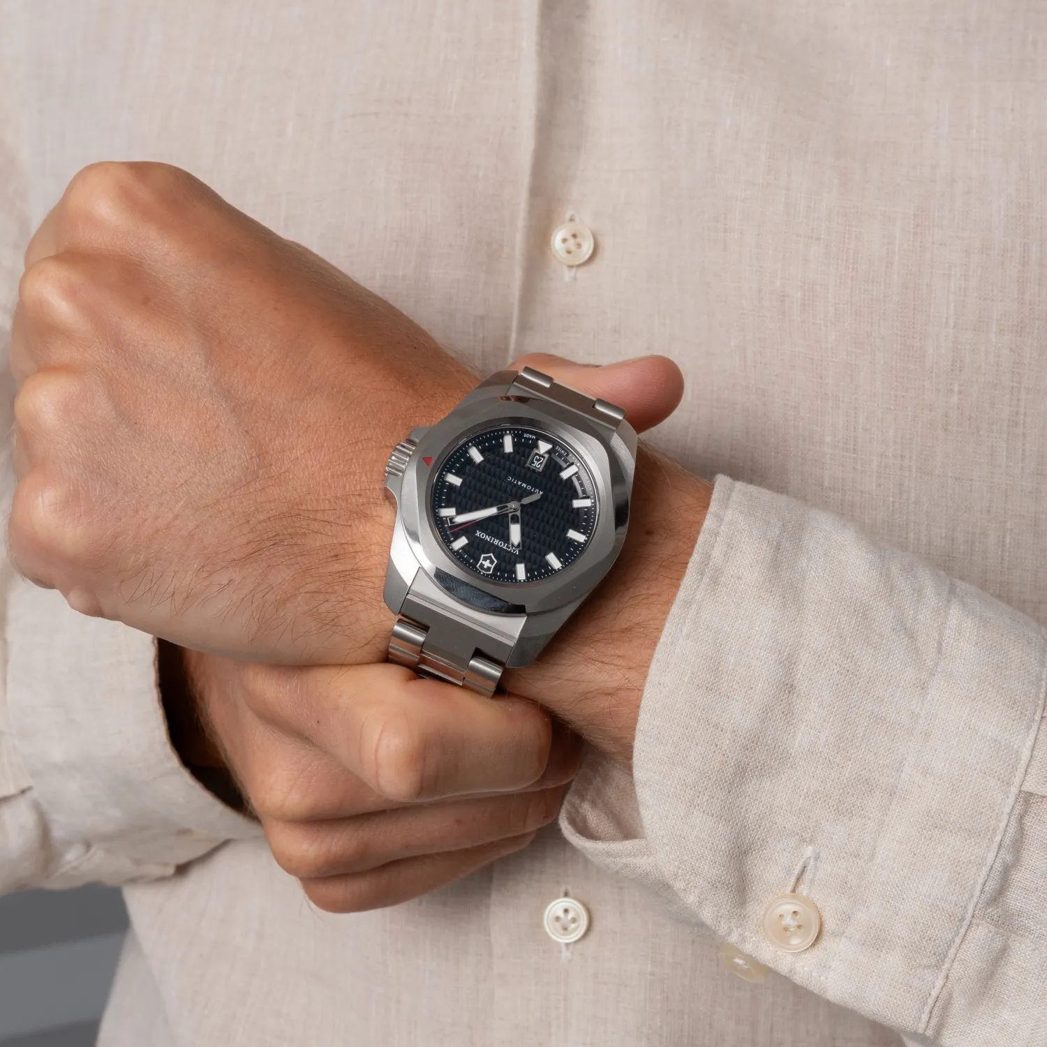 Victorinox Inox Victorinox Naimakka The Watch Guide By Ethos